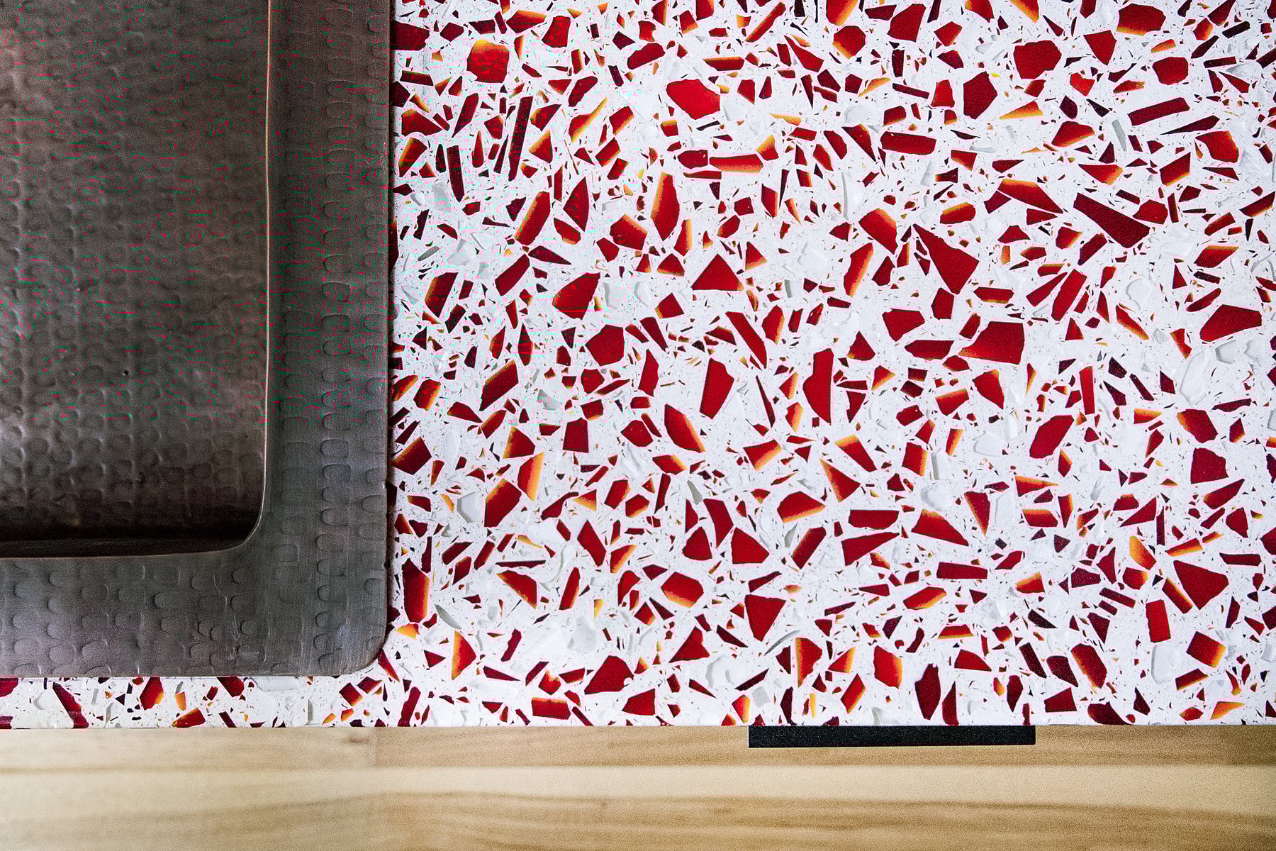 RED RECYCLED GLASS COUNTERTOPS Wow In This Southern California Designer ...