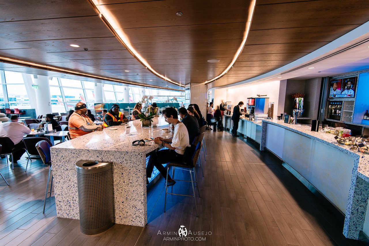 First-Class Finishes in the Sea-Tac Delta Sky Lounge