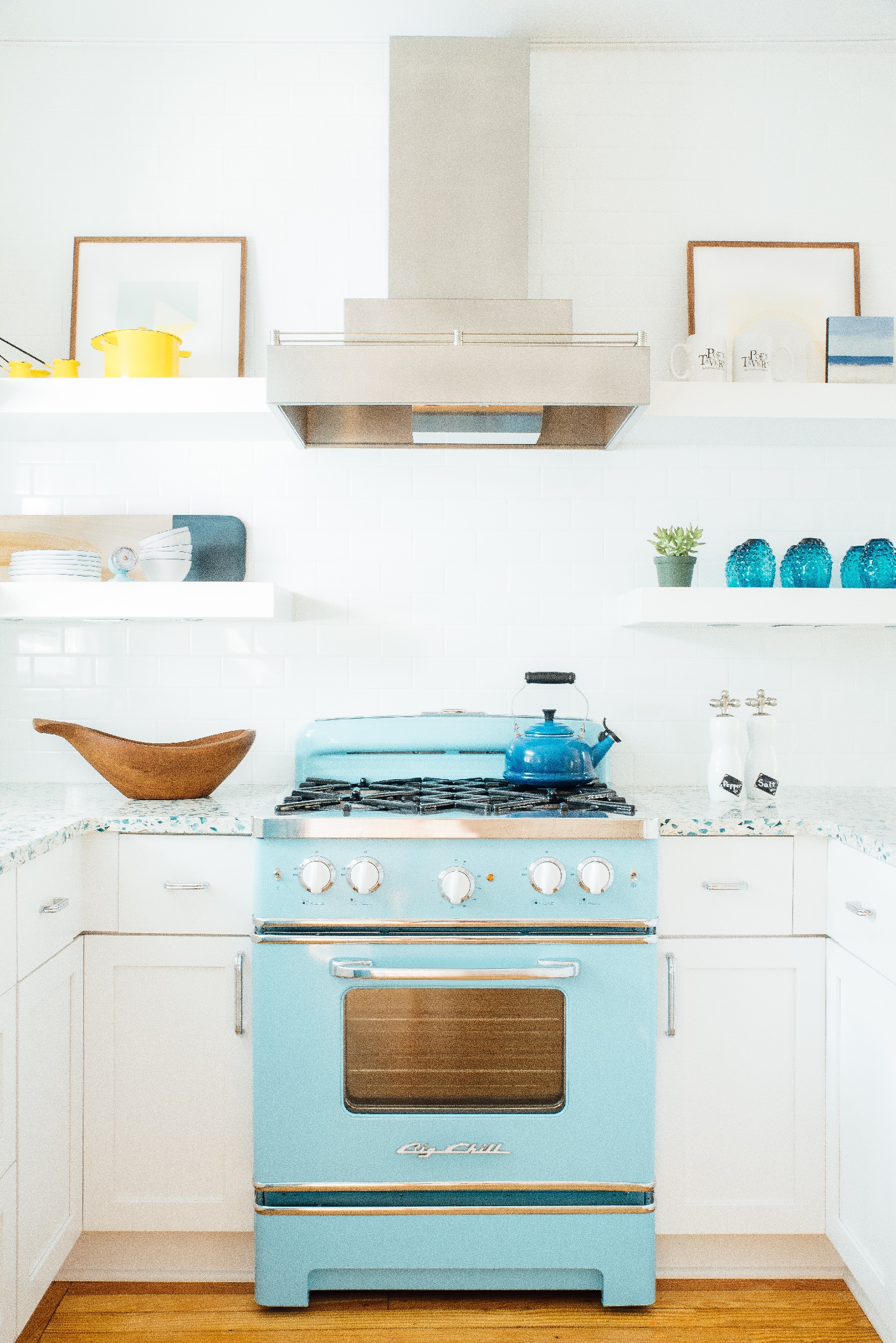Bright Coastal Kitchens with Fresh Summer Inspired Designs